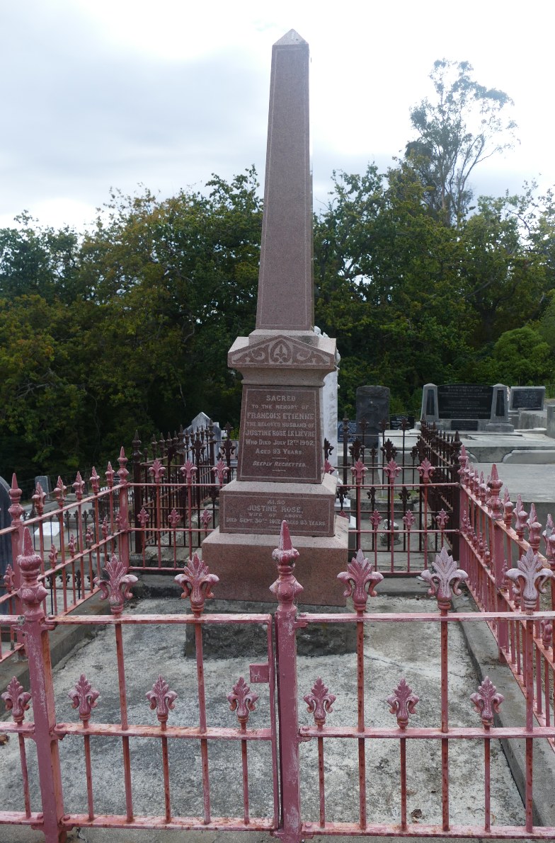 francois-headstone – Comte de Paris Descendants